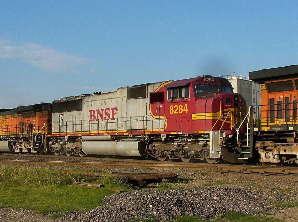 BNSF 8284